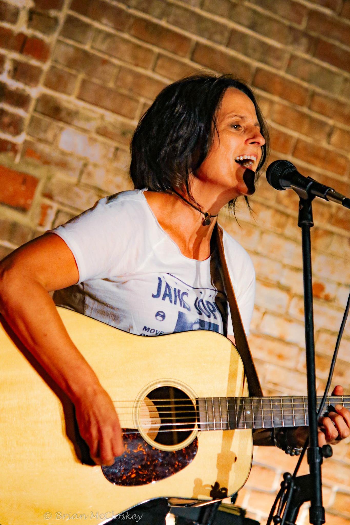 Find Your Voice. – DINA HALL